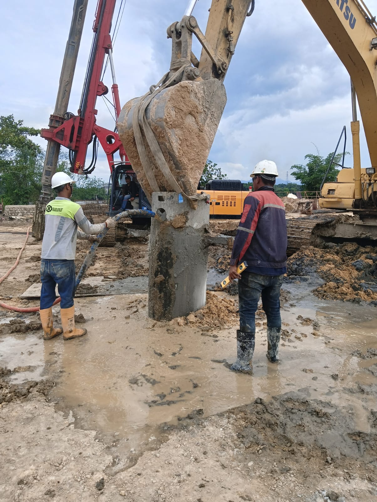 Jasa Muatan Alat Berat Kukar: Solusi Tepat dan Aman Bersama PT Bumi ...